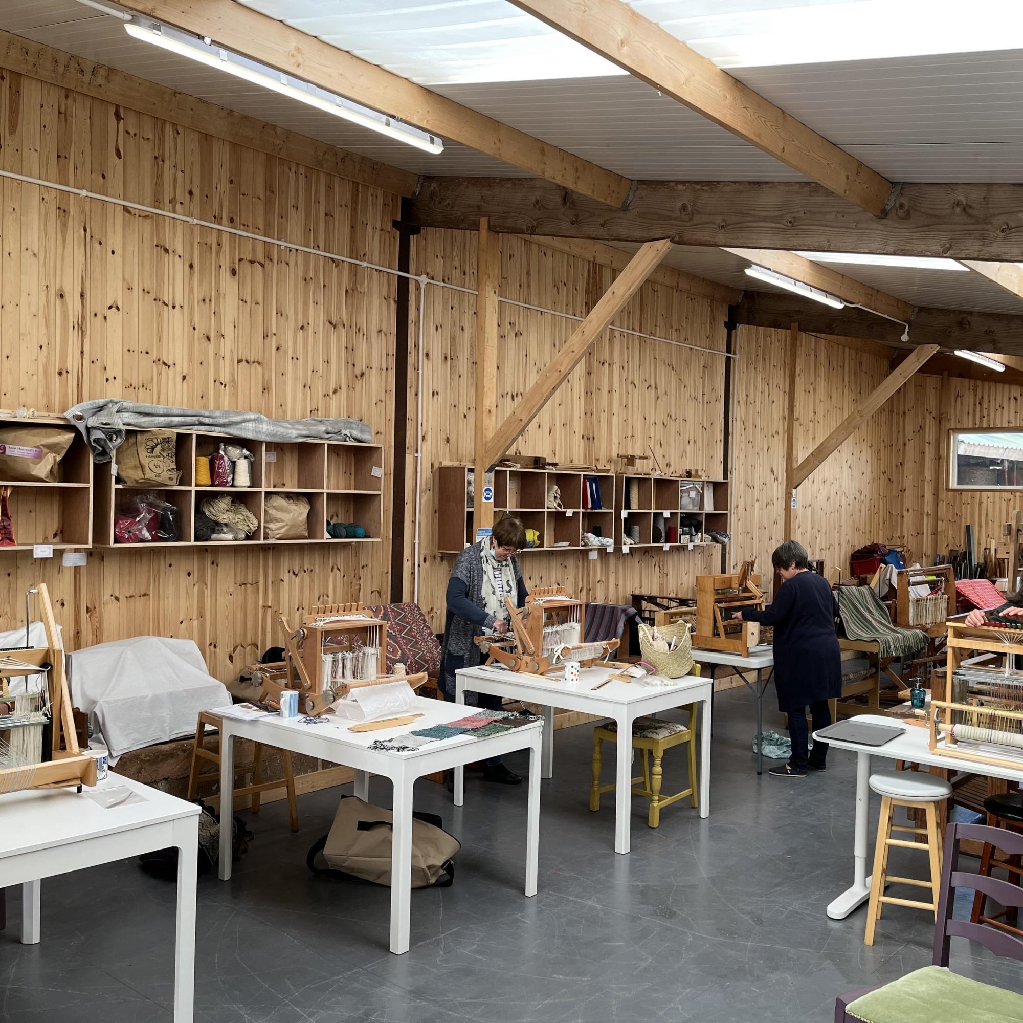 Weaving 3 end leno with Laura Thomas - The Loom Shed